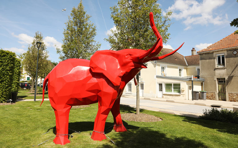 Elephant_rouge-light - Théatre de la vallée